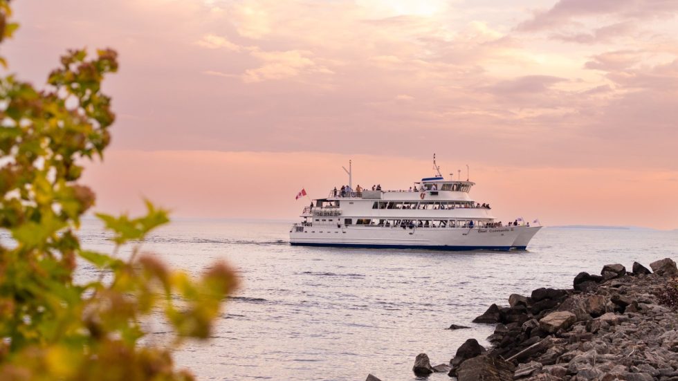 Fall Boat Tours - Tourism North Bay